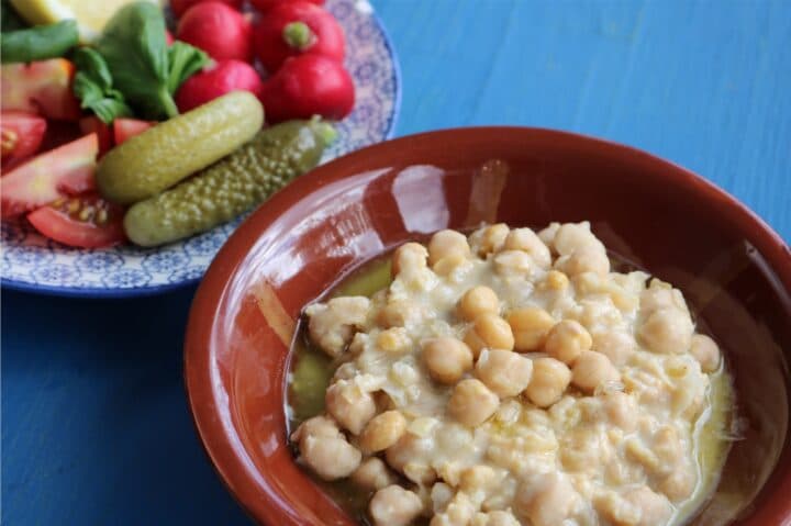 Musabaha by Zaatar and Zaytoun - Lebanese Recipes and Food Blog