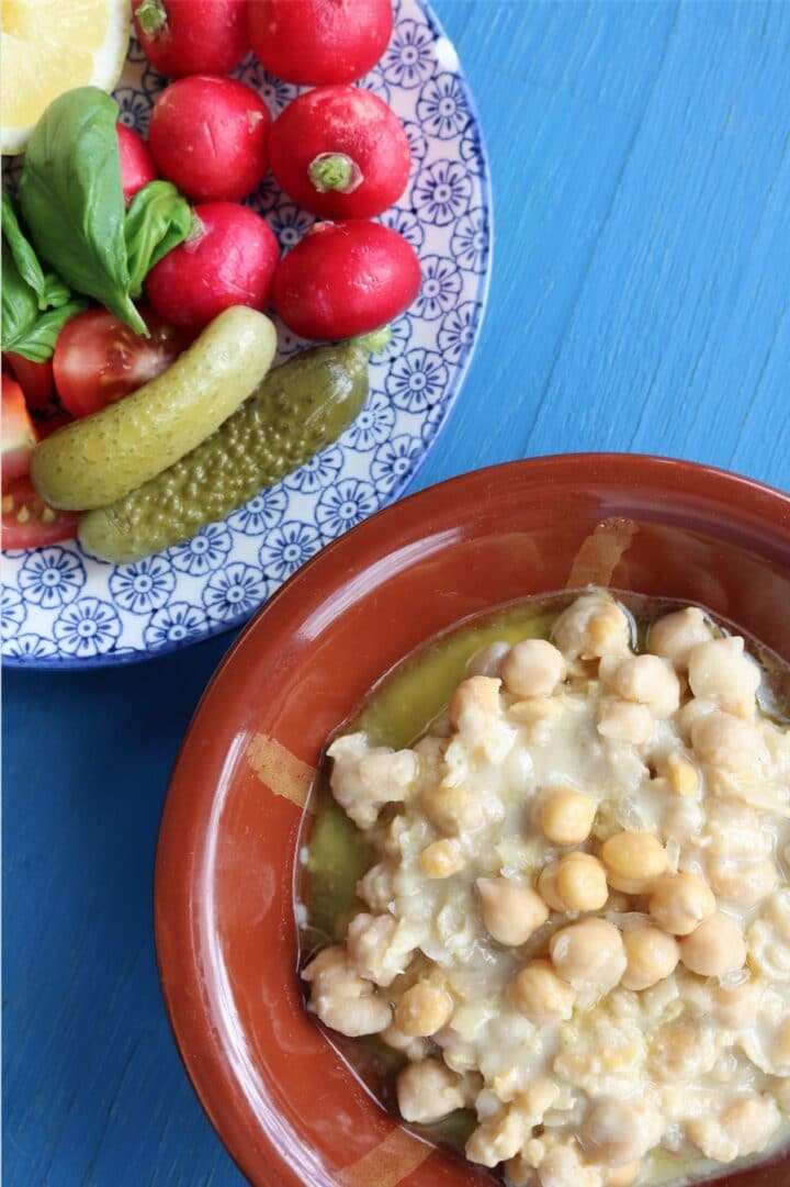 Musabaha by Zaatar and Zaytoun - Lebanese Recipes and Food Blog