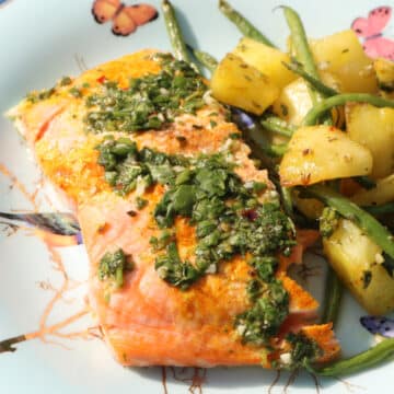 Healthy Baked Salmon Recipe by Zaatar and Zaytoun